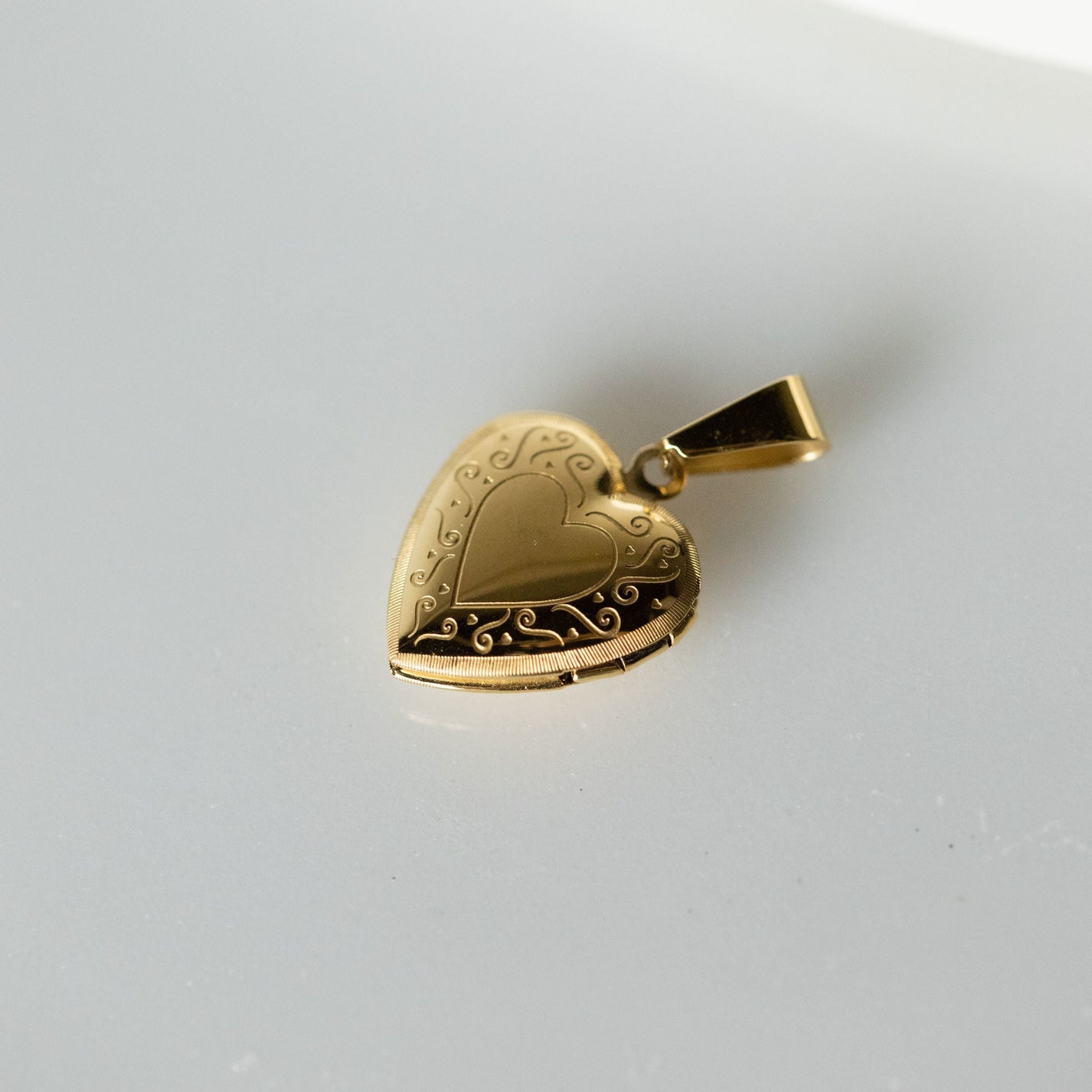 Love Locket – EVIE